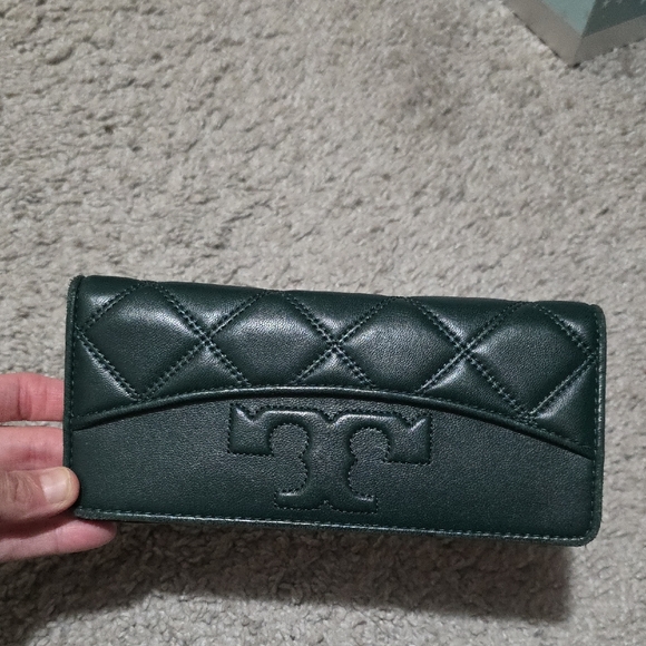 Tory Burch | Bags | Tory Burch Savannah Slim Quilted Envelope Wallet ...